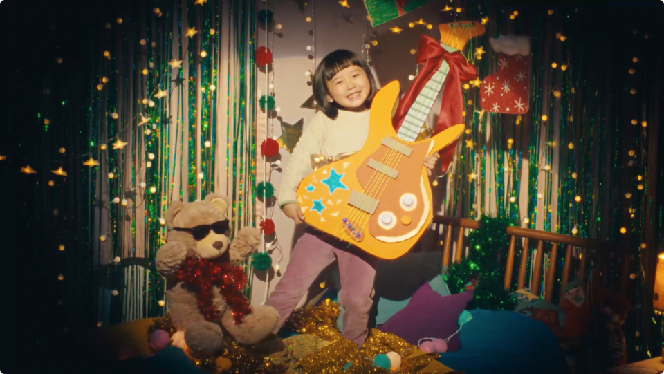 トイザらス『トイザらクリスマス2022』 ー 美術を担当 - TASKO Inc. (株)タスコ